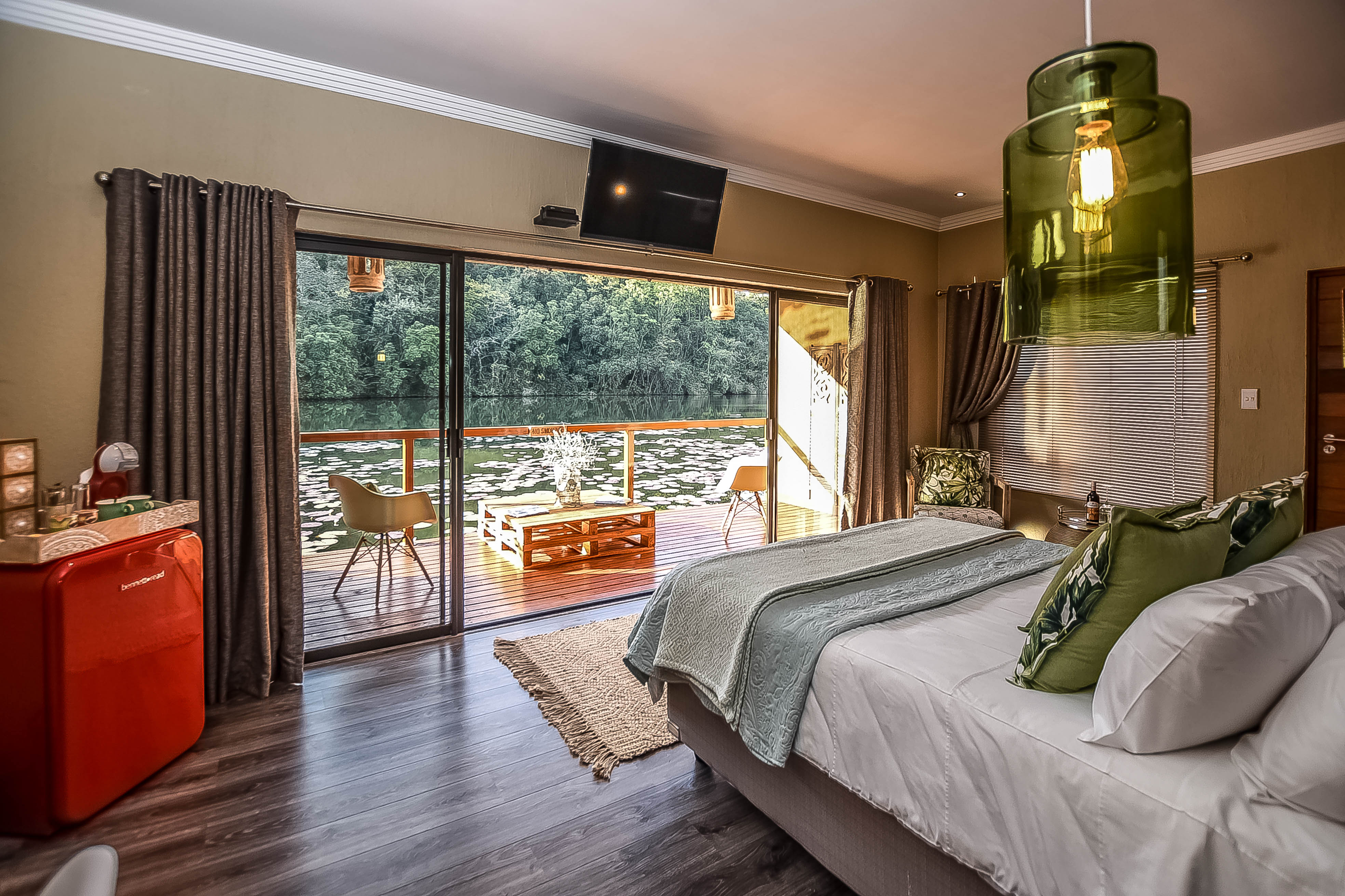 Bambuu Lakeside Lodge - Lodge Accommodation in Hazyview
